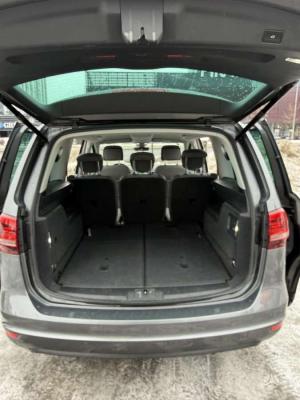 Grey Volkswagen Sharan 2016 in Vilnius, with an engine capacity of 1.97 L and mileage of 230 thousand km for 13500 €, photo 17 on AUTOMOTO.COM.LV