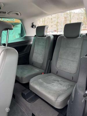 Grey Volkswagen Sharan 2016 in Vilnius, with an engine capacity of 1.97 L and mileage of 230 thousand km for 13500 €, photo 19 on AUTOMOTO.COM.LV