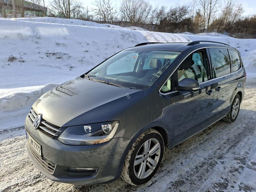 Grey Volkswagen Sharan 2016 in Vilnius, with an engine capacity of 2.00 L and mileage of 269 thousand km for 9550 €, photo 8 on AUTOMOTO.COM.LV