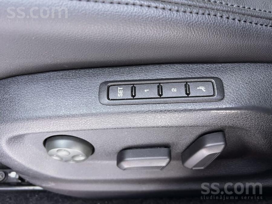Grey Volkswagen Sharan 2016 in Liepaja, with an engine capacity of 2.00 L and mileage of 195 thousand km for 19999 €, photo 8 on AUTOMOTO.COM.LV