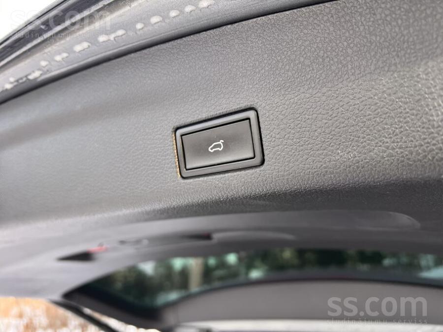 Grey Volkswagen Sharan 2016 in Liepaja, with an engine capacity of 2.00 L and mileage of 195 thousand km for 19999 €, photo 13 on AUTOMOTO.COM.LV