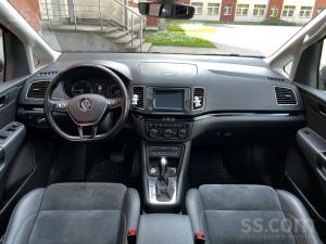 Pelēks Volkswagen Sharan 2016 Liepāja, ar dzinēja tilpumu 2.00 L un nobraukumu 197 tūkst. km par 17990 €, foto 6 vietnē AUTOMOTO.COM.LV