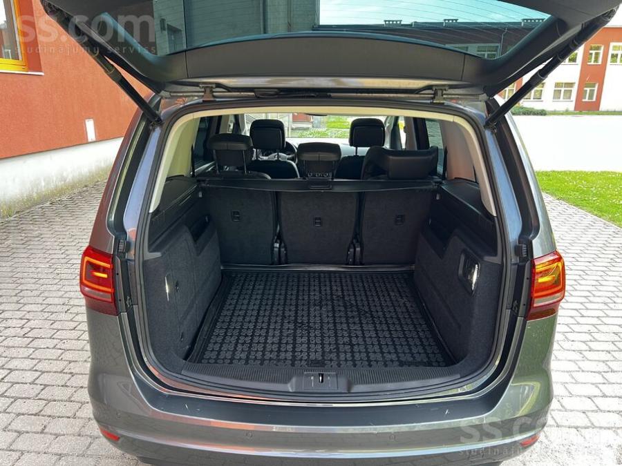 Pelēks Volkswagen Sharan 2016 Liepāja, ar dzinēja tilpumu 2.00 L un nobraukumu 197 tūkst. km par 17990 €, foto 20 vietnē AUTOMOTO.COM.LV
