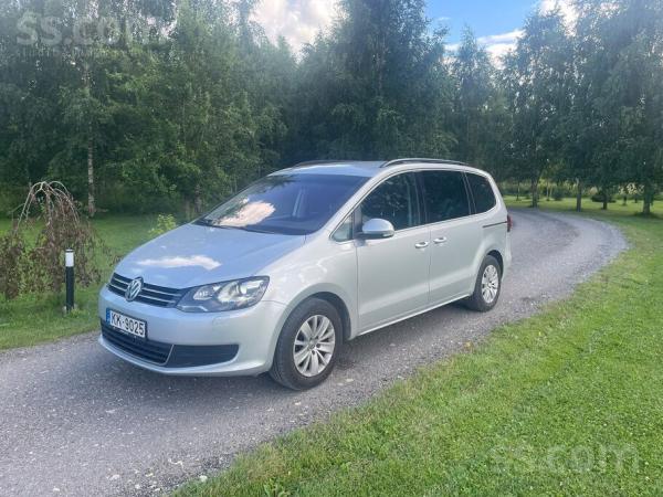 Grey Volkswagen Sharan 2016 in Riga, with an engine capacity of 2.00 L and mileage of 265 thousand km for 7850 €, photo 1 on AUTOMOTO.COM.LV