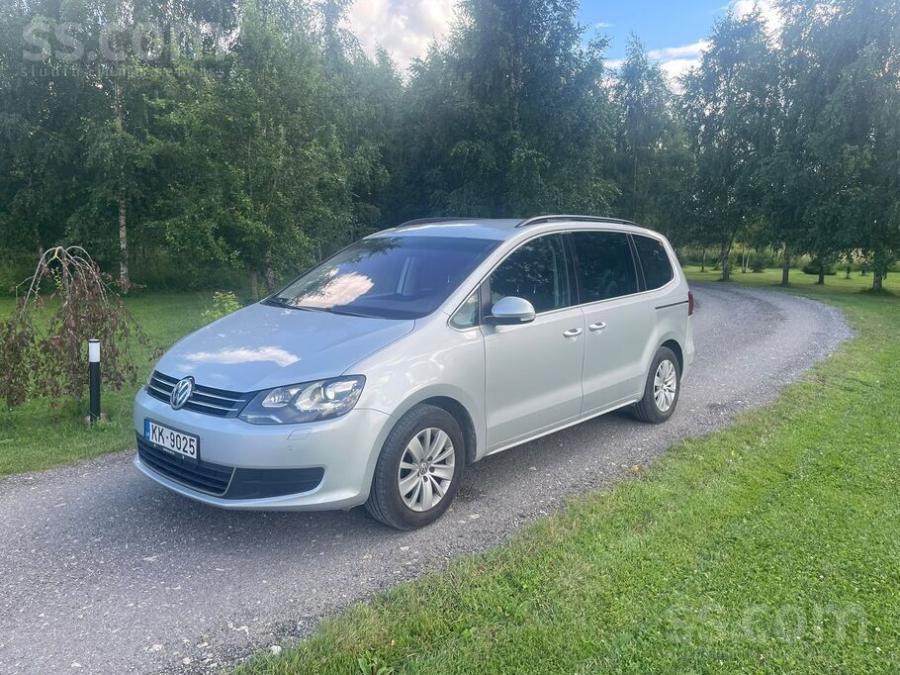 Pelēks Volkswagen Sharan 2016 Rīga, ar dzinēja tilpumu 2.00 L un nobraukumu 265 tūkst. km par 7850 €, foto 1 vietnē AUTOMOTO.COM.LV