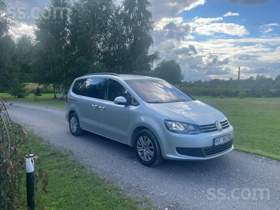 Pelēks Volkswagen Sharan 2016 Rīga, ar dzinēja tilpumu 2.00 L un nobraukumu 265 tūkst. km par 7850 €, foto 3 vietnē AUTOMOTO.COM.LV