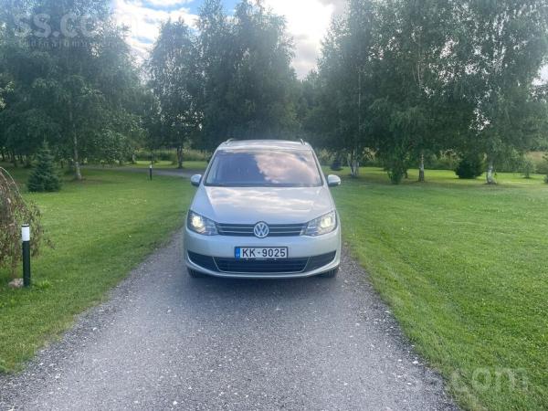 Grey Volkswagen Sharan 2016 in Riga, with an engine capacity of 2.00 L and mileage of 265 thousand km for 7850 €, photo 3 on AUTOMOTO.COM.LV