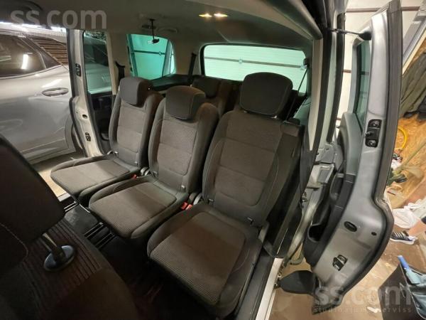 Grey Volkswagen Sharan 2016 in Riga, with an engine capacity of 2.00 L and mileage of 265 thousand km for 7850 €, photo 7 on AUTOMOTO.COM.LV