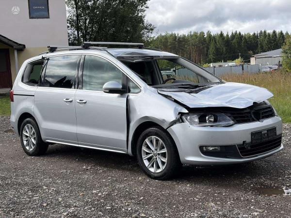 Volkswagen Sharan 2016 Ukmergė vietnē Pelēks Volkswagen Sharan 2016 Ukmergė, ar dzinēja tilpumu 1.97 L un nobraukumu 233 tūkst. km par 3900 €, foto 9 vietnē AUTOMOTO.COM.LV