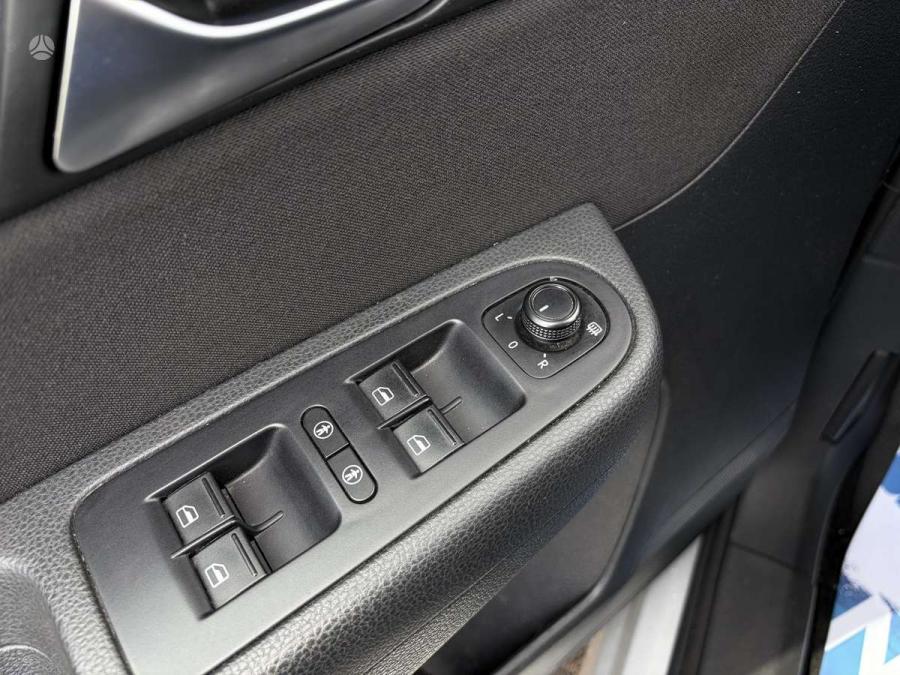 Pelēks Volkswagen Sharan 2016 Ukmergė, ar dzinēja tilpumu 1.97 L un nobraukumu 233 tūkst. km par 3900 €, foto 12 vietnē AUTOMOTO.COM.LV