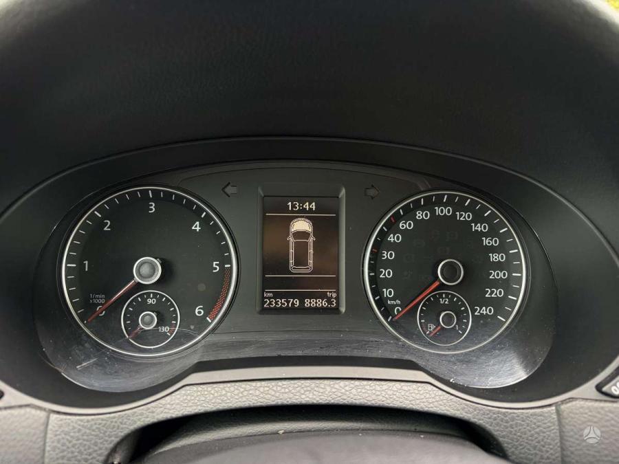 Pelēks Volkswagen Sharan 2016 Ukmergė, ar dzinēja tilpumu 1.97 L un nobraukumu 233 tūkst. km par 3900 €, foto 13 vietnē AUTOMOTO.COM.LV