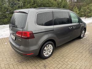 Grey Volkswagen Sharan 2017 in Daugavpils, with an engine capacity of 2.00 L and mileage of 288 thousand km for 12350 €, photo 3 on AUTOMOTO.COM.LV