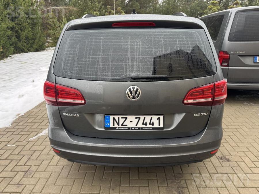 Grey Volkswagen Sharan 2017 in Daugavpils, with an engine capacity of 2.00 L and mileage of 288 thousand km for 12350 €, photo 4 on AUTOMOTO.COM.LV
