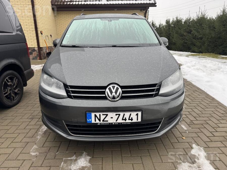 Grey Volkswagen Sharan 2017 in Daugavpils, with an engine capacity of 2.00 L and mileage of 288 thousand km for 12350 €, photo 6 on AUTOMOTO.COM.LV