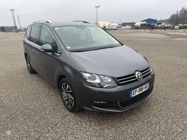 Grey Volkswagen Sharan 2017 in Kaunas, with an engine capacity of 1.97 L and mileage of 245 thousand km for 10350 €, photo 3 on AUTOMOTO.COM.LV