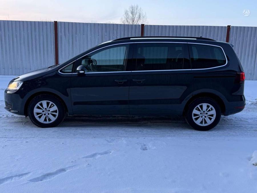Grey Volkswagen Sharan 2017 in Vilkaviskis, with an engine capacity of 1.97 L and mileage of 219 thousand km for 14300 €, photo 2 on AUTOMOTO.COM.LV