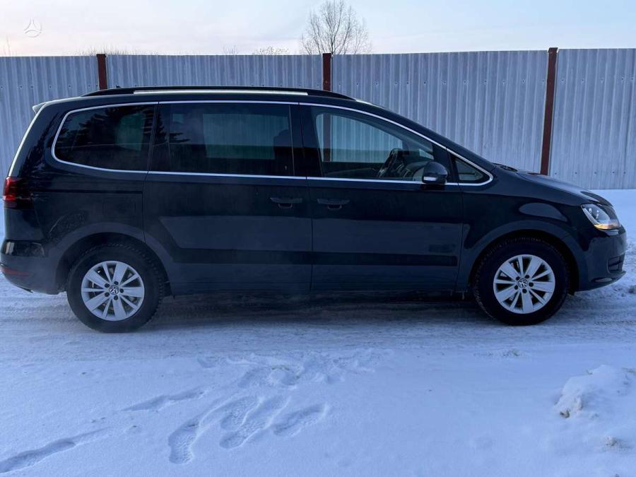 Grey Volkswagen Sharan 2017 in Vilkaviskis, with an engine capacity of 1.97 L and mileage of 219 thousand km for 14300 €, photo 7 on AUTOMOTO.COM.LV
