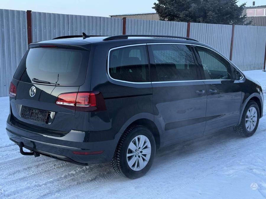 Grey Volkswagen Sharan 2017 in Vilkaviskis, with an engine capacity of 1.97 L and mileage of 219 thousand km for 14300 €, photo 8 on AUTOMOTO.COM.LV