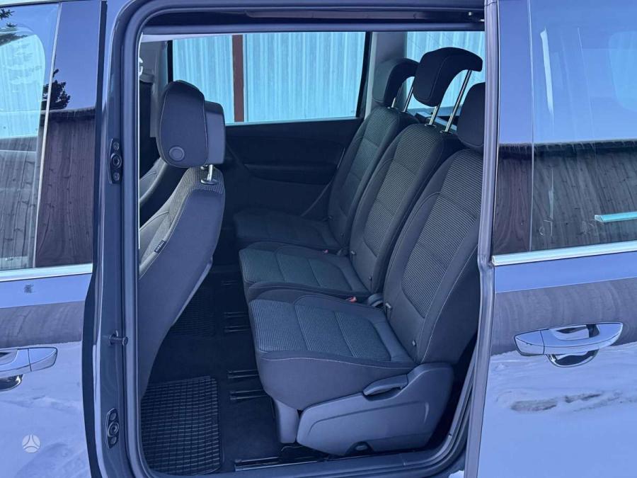 Grey Volkswagen Sharan 2017 in Vilkaviskis, with an engine capacity of 1.97 L and mileage of 219 thousand km for 14300 €, photo 14 on AUTOMOTO.COM.LV