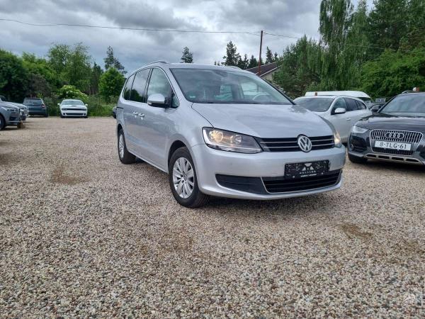 Pelēks Volkswagen Sharan 2017 Ukmergė, ar dzinēja tilpumu 2.00 L un nobraukumu 294 tūkst. km par 10750 €, foto 2 vietnē AUTOMOTO.COM.LV