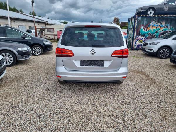 Pelēks Volkswagen Sharan 2017 Ukmergė, ar dzinēja tilpumu 2.00 L un nobraukumu 294 tūkst. km par 10750 €, foto 9 vietnē AUTOMOTO.COM.LV