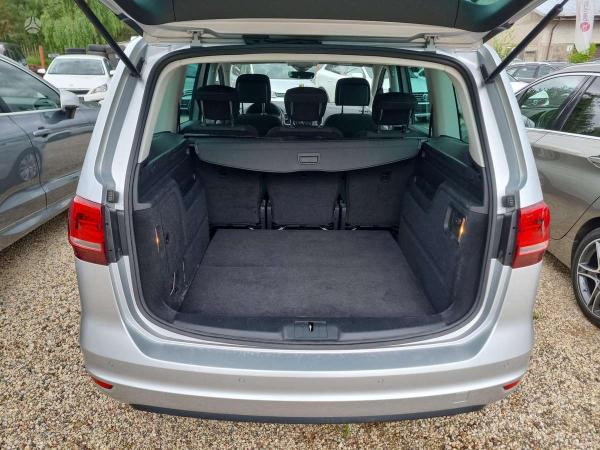 Pelēks Volkswagen Sharan 2017 Ukmergė, ar dzinēja tilpumu 2.00 L un nobraukumu 294 tūkst. km par 10750 €, foto 10 vietnē AUTOMOTO.COM.LV