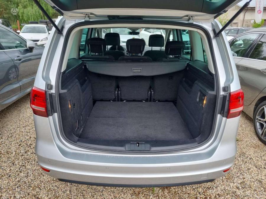 Pelēks Volkswagen Sharan 2017 Ukmergė, ar dzinēja tilpumu 2.00 L un nobraukumu 294 tūkst. km par 10750 €, foto 11 vietnē AUTOMOTO.COM.LV