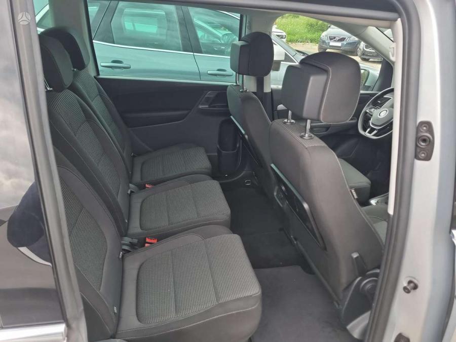 Pelēks Volkswagen Sharan 2017 Ukmergė, ar dzinēja tilpumu 2.00 L un nobraukumu 294 tūkst. km par 10750 €, foto 12 vietnē AUTOMOTO.COM.LV