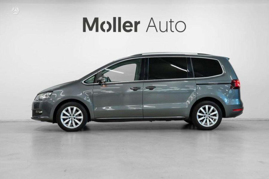 Grey Volkswagen Sharan 2017 in Vilnius, with an engine capacity of 2.00 L and mileage of 260 thousand km for 13900 €, photo 3 on AUTOMOTO.COM.LV