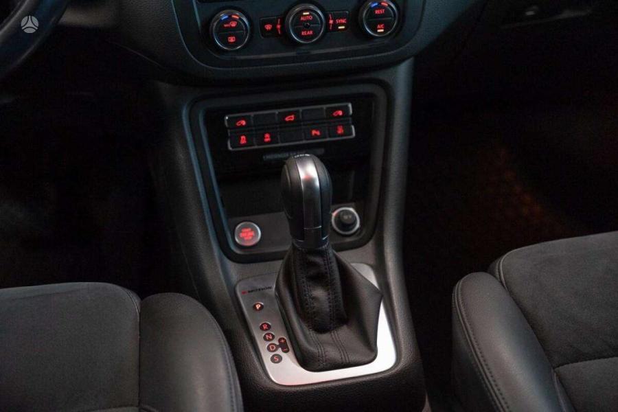 Grey Volkswagen Sharan 2017 in Vilnius, with an engine capacity of 2.00 L and mileage of 260 thousand km for 13900 €, photo 16 on AUTOMOTO.COM.LV