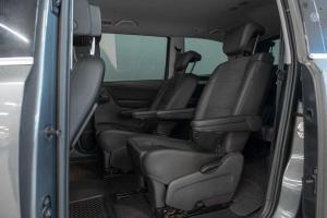 Grey Volkswagen Sharan 2017 in Vilnius, with an engine capacity of 2.00 L and mileage of 260 thousand km for 13900 €, photo 17 on AUTOMOTO.COM.LV