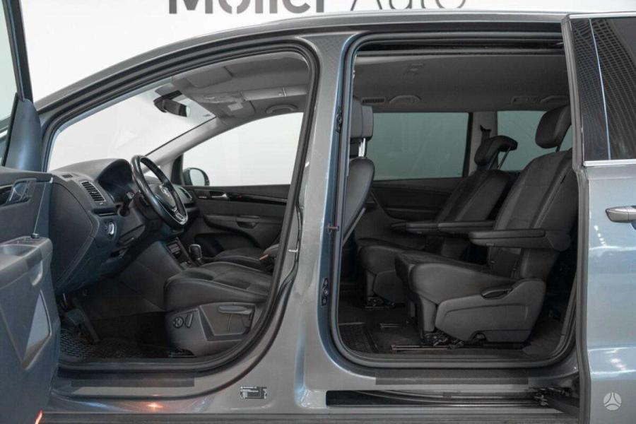 Grey Volkswagen Sharan 2017 in Vilnius, with an engine capacity of 2.00 L and mileage of 260 thousand km for 13900 €, photo 19 on AUTOMOTO.COM.LV