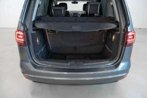 Grey Volkswagen Sharan 2017 in Vilnius, with an engine capacity of 2.00 L and mileage of 260 thousand km for 13900 €, photo 20 on AUTOMOTO.COM.LV