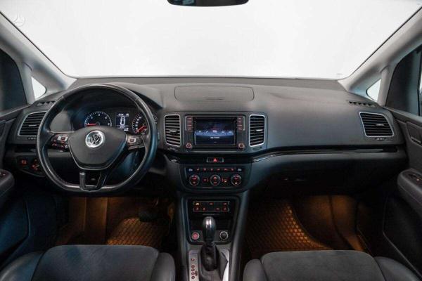 Pelēks Volkswagen Sharan 2017 Viļņa, ar dzinēja tilpumu 2.00 L un nobraukumu 260 tūkst. km par 13900 €, foto 9 vietnē AUTOMOTO.COM.LV