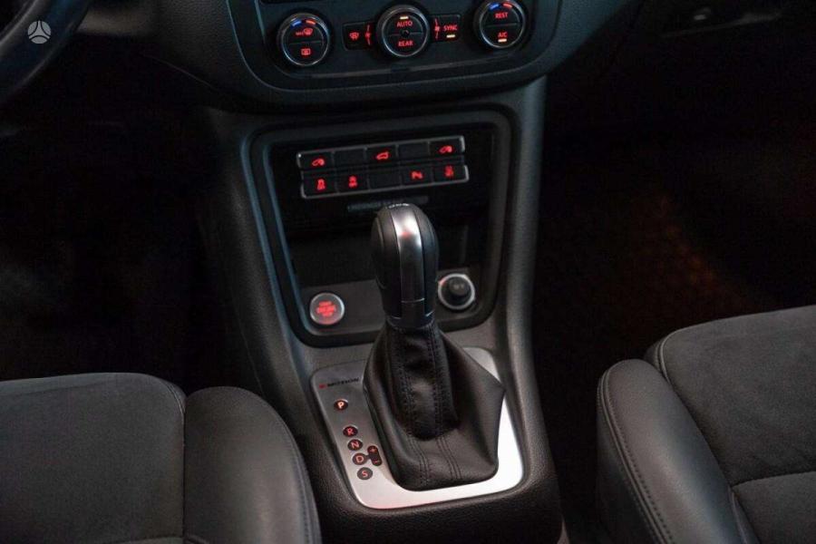 Grey Volkswagen Sharan 2017 in Vilnius, with an engine capacity of 2.00 L and mileage of 260 thousand km for 13900 €, photo 16 on AUTOMOTO.COM.LV
