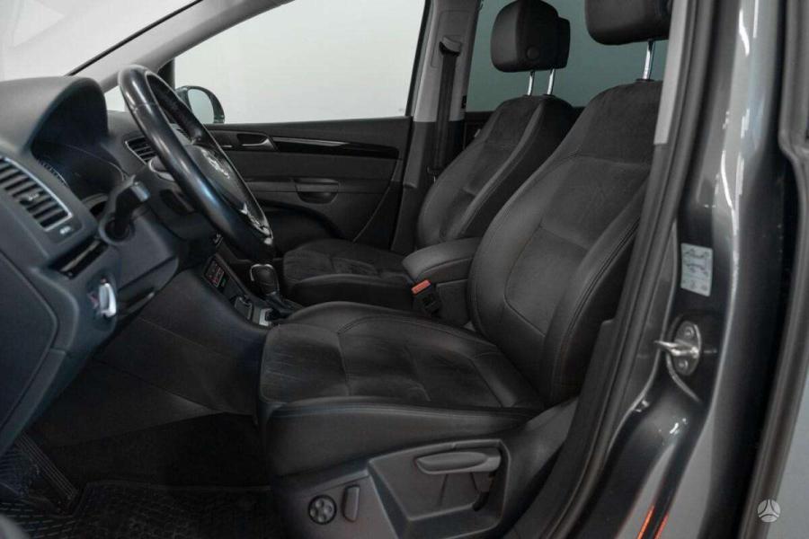 Pelēks Volkswagen Sharan 2017 Viļņa, ar dzinēja tilpumu 2.00 L un nobraukumu 260 tūkst. km par 13700 €, foto 8 vietnē AUTOMOTO.COM.LV