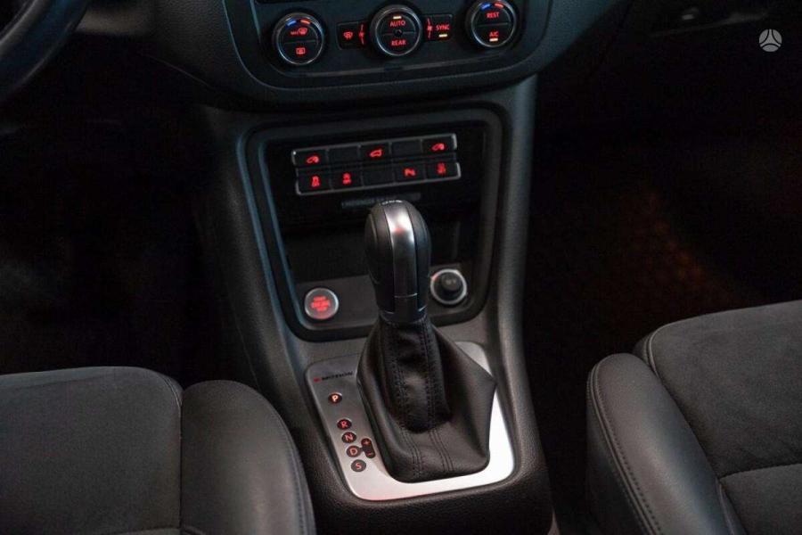 Pelēks Volkswagen Sharan 2017 Viļņa, ar dzinēja tilpumu 2.00 L un nobraukumu 260 tūkst. km par 13700 €, foto 16 vietnē AUTOMOTO.COM.LV