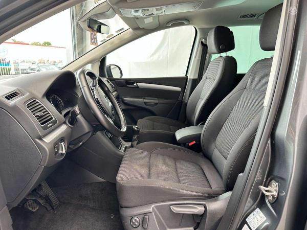 Pelēks Volkswagen Sharan 2018 Viļņa, ar dzinēja tilpumu 1.97 L un nobraukumu 230 tūkst. km par 14399 €, foto 9 vietnē AUTOMOTO.COM.LV
