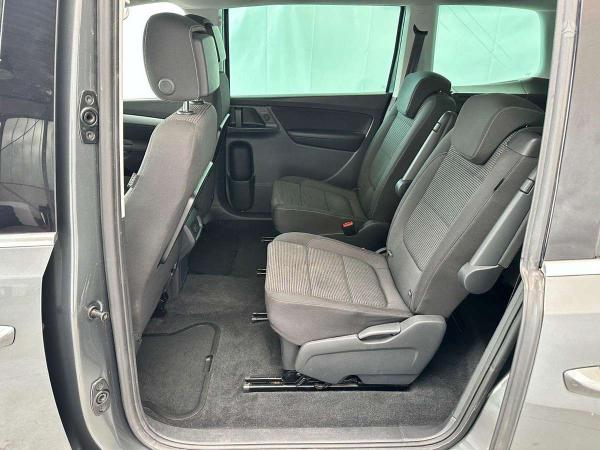 Pelēks Volkswagen Sharan 2018 Viļņa, ar dzinēja tilpumu 1.97 L un nobraukumu 230 tūkst. km par 14399 €, foto 10 vietnē AUTOMOTO.COM.LV