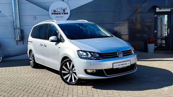 Grey Volkswagen Sharan 2018 in Kaunas, with an engine capacity of 1.97 L and mileage of 157 thousand km for 14950 €, photo 1 on AUTOMOTO.COM.LV