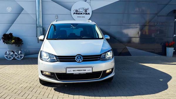 Grey Volkswagen Sharan 2018 in Kaunas, with an engine capacity of 1.97 L and mileage of 157 thousand km for 14950 €, photo 3 on AUTOMOTO.COM.LV
