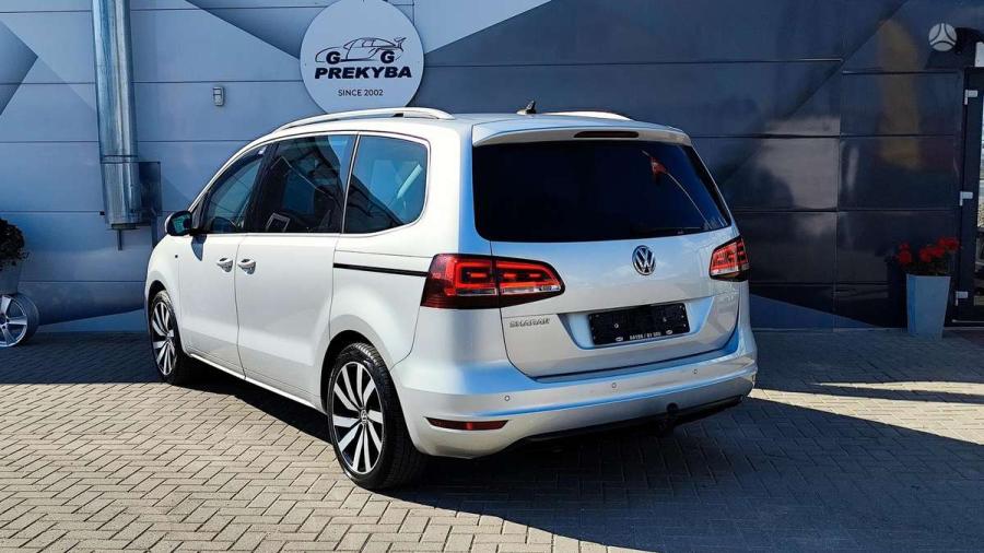 Grey Volkswagen Sharan 2018 in Kaunas, with an engine capacity of 1.97 L and mileage of 157 thousand km for 14950 €, photo 8 on AUTOMOTO.COM.LV