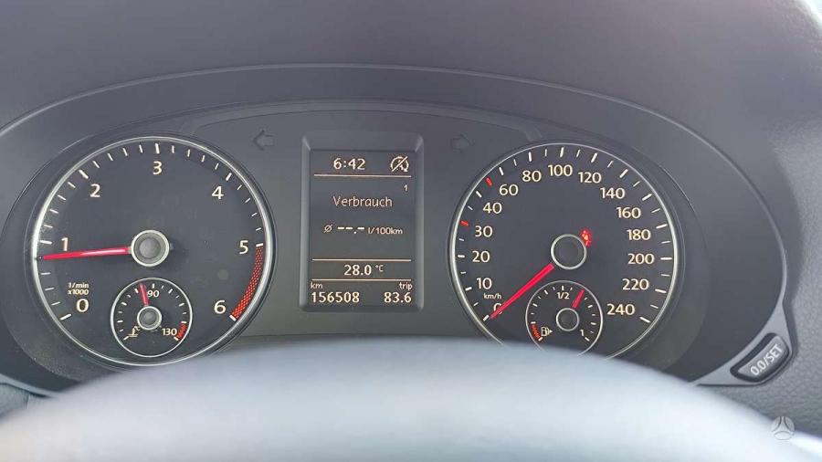 Grey Volkswagen Sharan 2018 in Kaunas, with an engine capacity of 1.97 L and mileage of 157 thousand km for 14950 €, photo 14 on AUTOMOTO.COM.LV