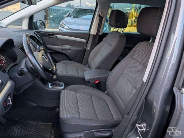 Grey Volkswagen Sharan 2019 in Kaunas, with an engine capacity of 1.40 L and mileage of 72 thousand km for 24450 €, photo 7 on AUTOMOTO.COM.LV