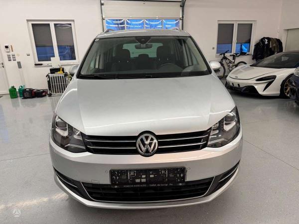 Grey Volkswagen Sharan 2019 in Marijampole, with an engine capacity of 1.97 L and mileage of 260 thousand km for 12450 €, photo 4 on AUTOMOTO.COM.LV