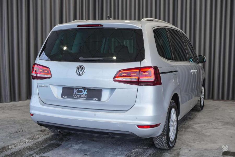 Grey Volkswagen Sharan 2019 in Marijampole, with an engine capacity of 1.97 L and mileage of 300 thousand km for 13650 €, photo 12 on AUTOMOTO.COM.LV