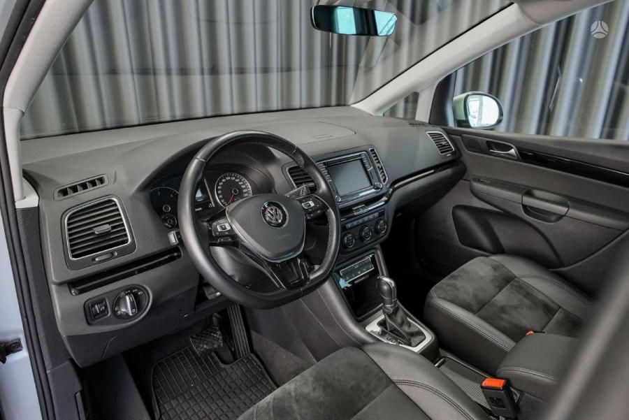 Grey Volkswagen Sharan 2019 in Marijampole, with an engine capacity of 1.97 L and mileage of 300 thousand km for 13650 €, photo 21 on AUTOMOTO.COM.LV