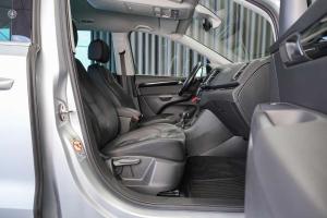 Grey Volkswagen Sharan 2019 in Marijampole, with an engine capacity of 1.97 L and mileage of 300 thousand km for 13650 €, photo 38 on AUTOMOTO.COM.LV