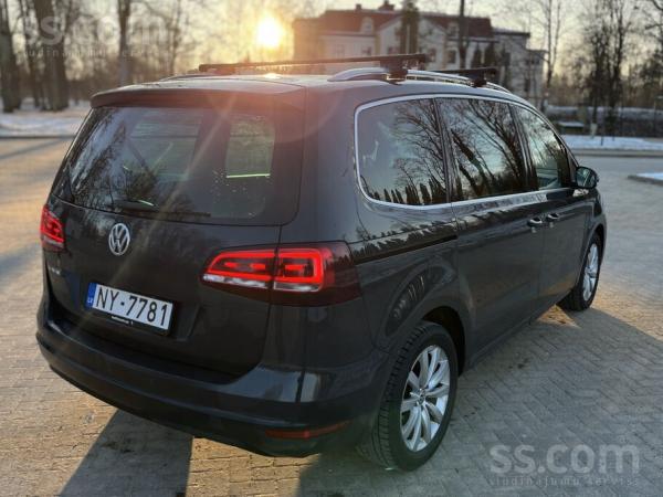 Pelēks Volkswagen Sharan 2019 Rīga, ar dzinēja tilpumu 2.00 L un nobraukumu 203 tūkst. km par 17800 €, foto 1 vietnē AUTOMOTO.COM.LV