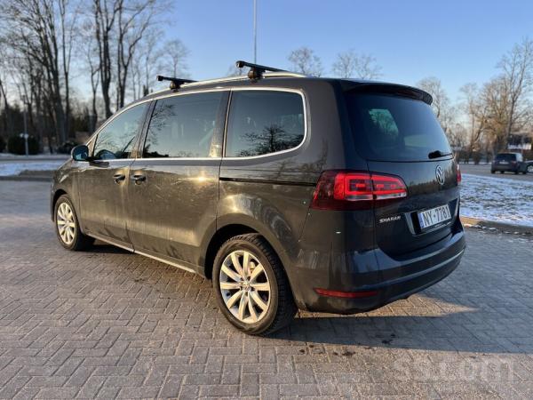 Pelēks Volkswagen Sharan 2019 Rīga, ar dzinēja tilpumu 2.00 L un nobraukumu 203 tūkst. km par 17800 €, foto 4 vietnē AUTOMOTO.COM.LV